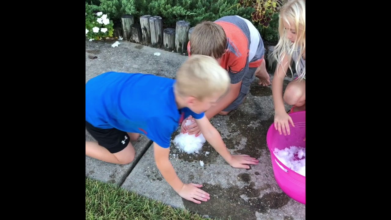 Snow Cone Snow Ball Fight - YouTube