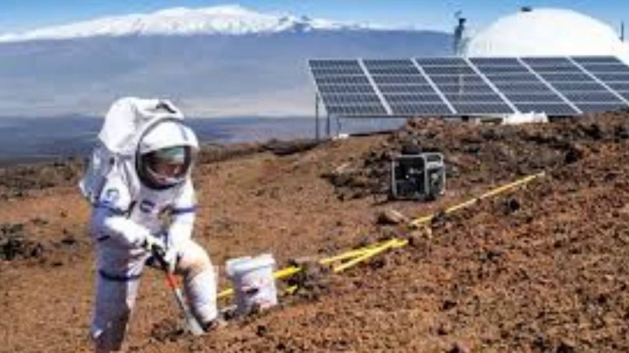 Nasa ends year long Mars simulation on Hawaii - YouTube