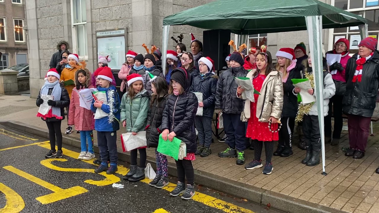 Inverurie Big Sing Strathburn Primary School - YouTube
