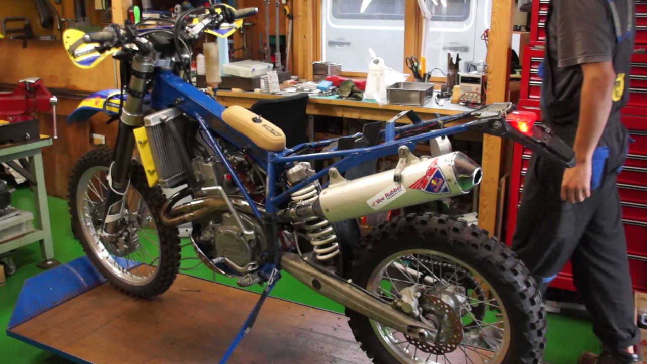 04 Husaberg FE550 Engine Restart - YouTube