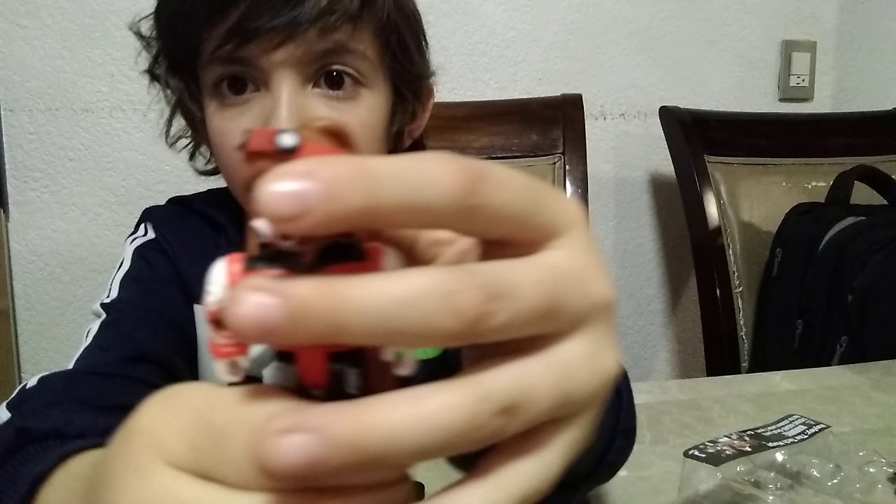 Isaac unboxing Roblox - YouTube