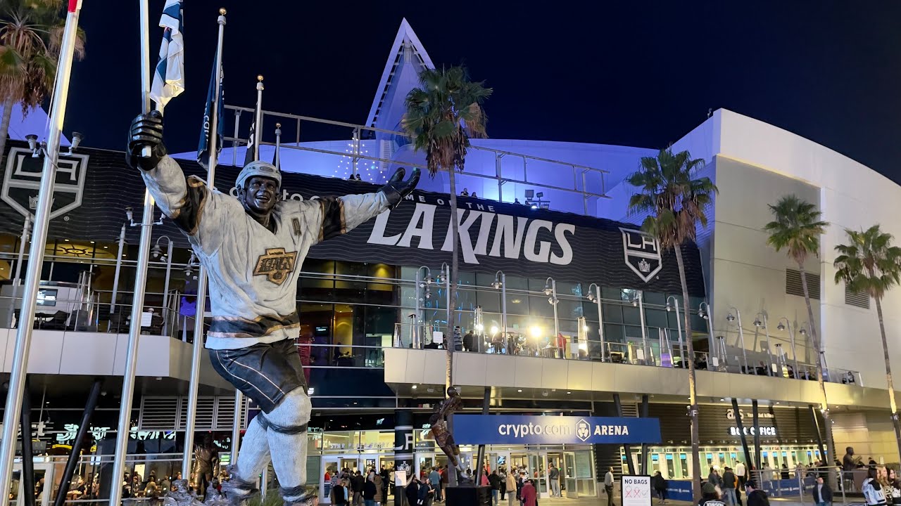 Crypto Thrills on Ice: LA Kings Dominate the Digital Rink! - YouTube