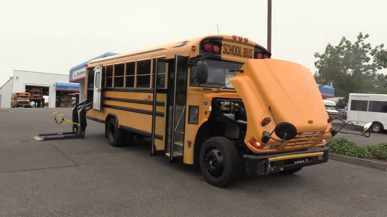 2006 Bluebird Vision 18+2 ADA Short School Bus - B31673 - YouTube