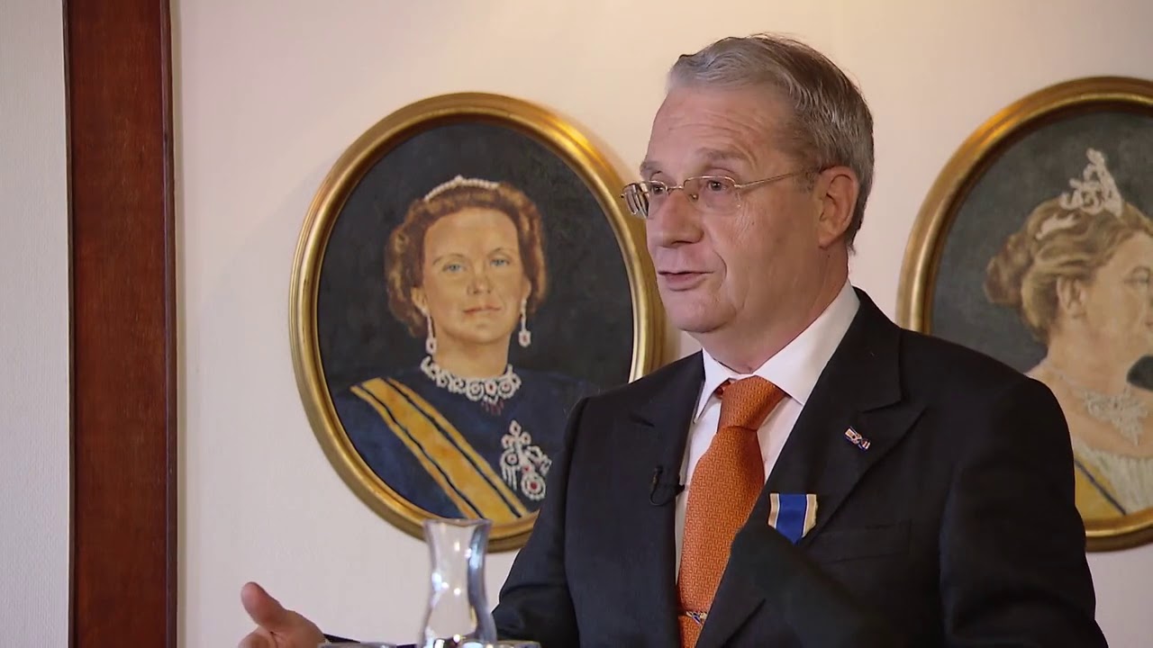 🎖️ Generaal Van Loon onderscheiden met bijzondere vredesprijs Kosovo ...