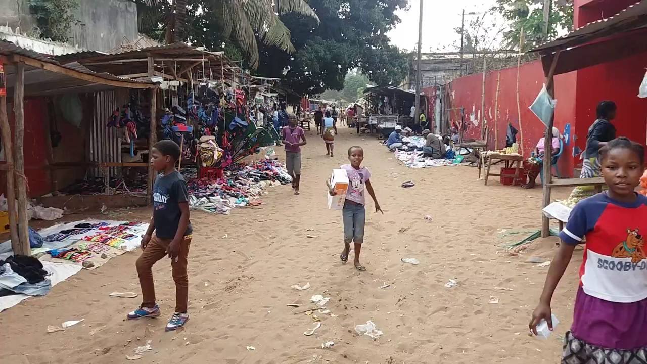 Market in Cumbana - Mozambique! - YouTube