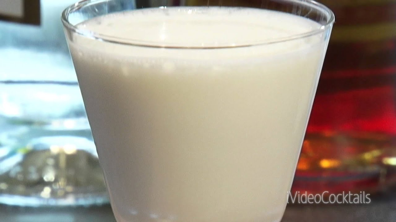 Receta de cóctel Banana Banshee (un extracto) - YouTube
