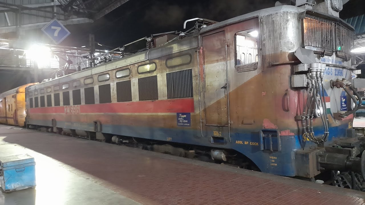 17220 VSKP-MTM EXP HAULED BY 23696 WAG-5 BZA LOCOMOTIVE DEPARTED AT ...