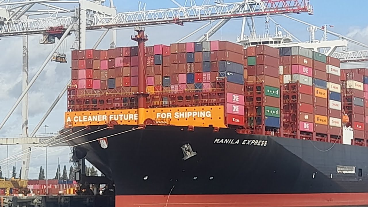Maiden visit of Manila Express 🇩🇪 Hapag-Lloyd LNG Container Ship ...