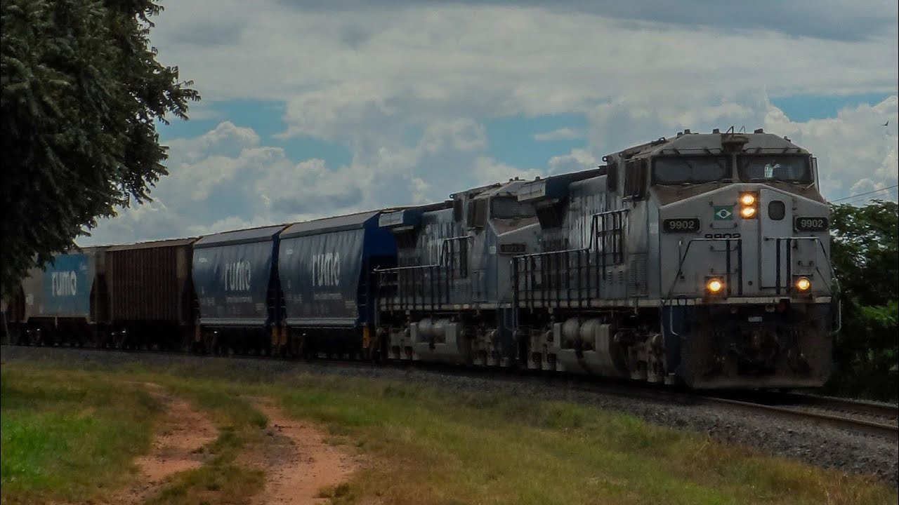 Trem graneleiro I34 com formação elefante de AC44i rumo passando na VMA ...