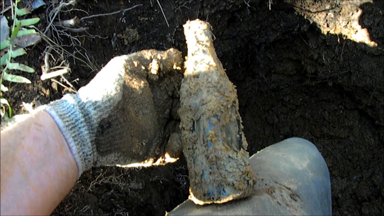 Digging again at the Jasper Coke Bottle Dump - YouTube