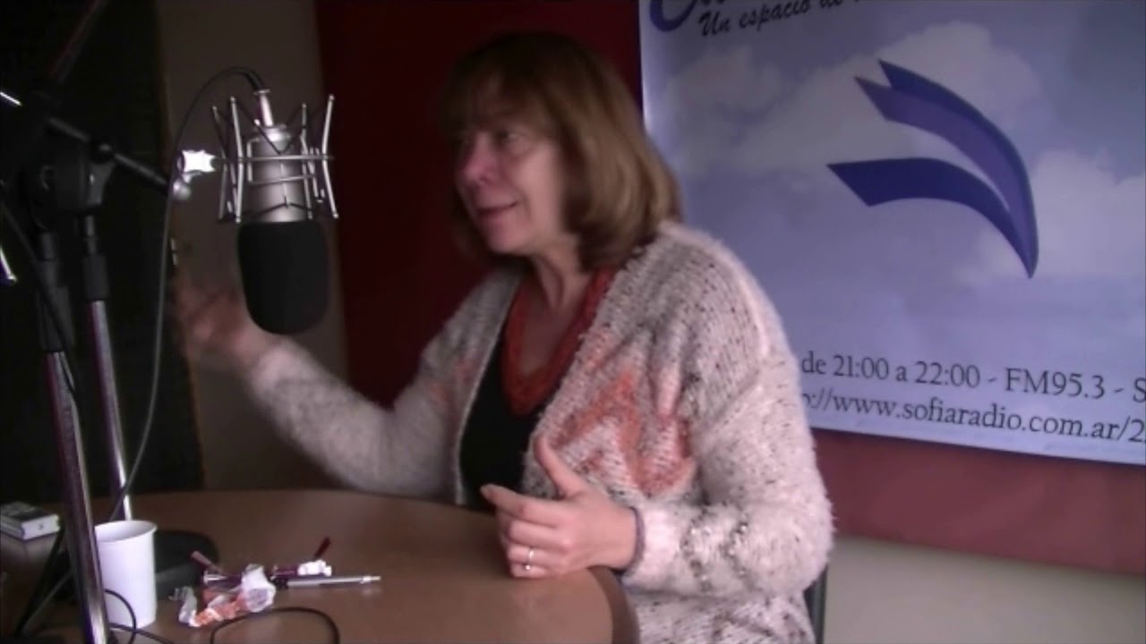 Laura Dippolito "La tejedora" de Marina Colasanti - YouTube