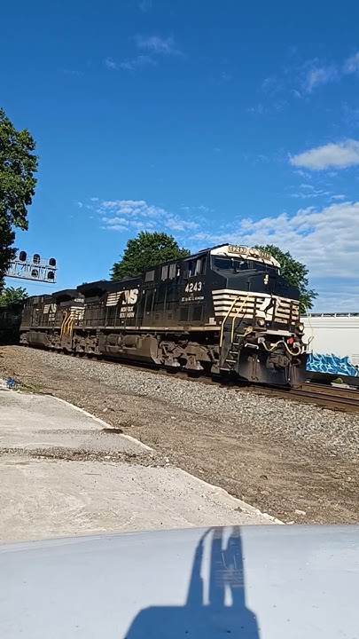 Aggressive Quad! "Nice speed down mtn" Loud Horn Blast x2x! Norfolk Southern #4243 - #28r ...