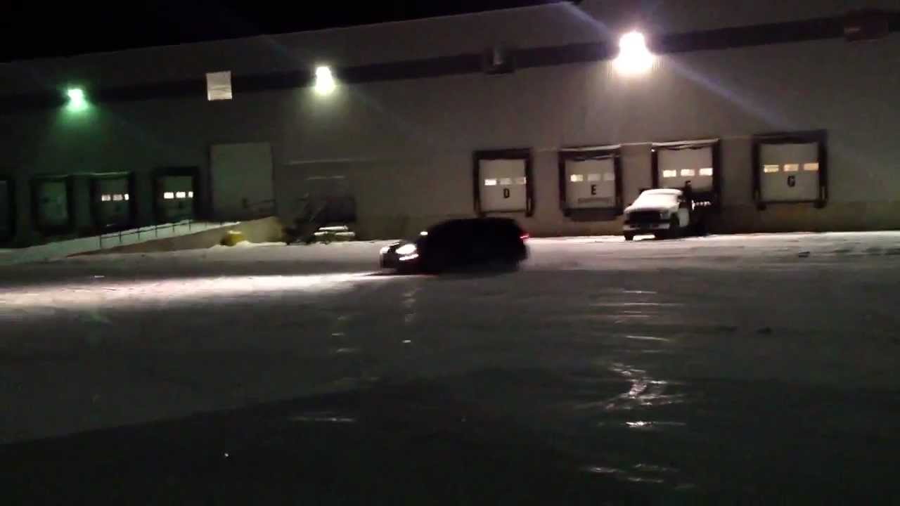 VW Golf R MK6 snow hooning - YouTube