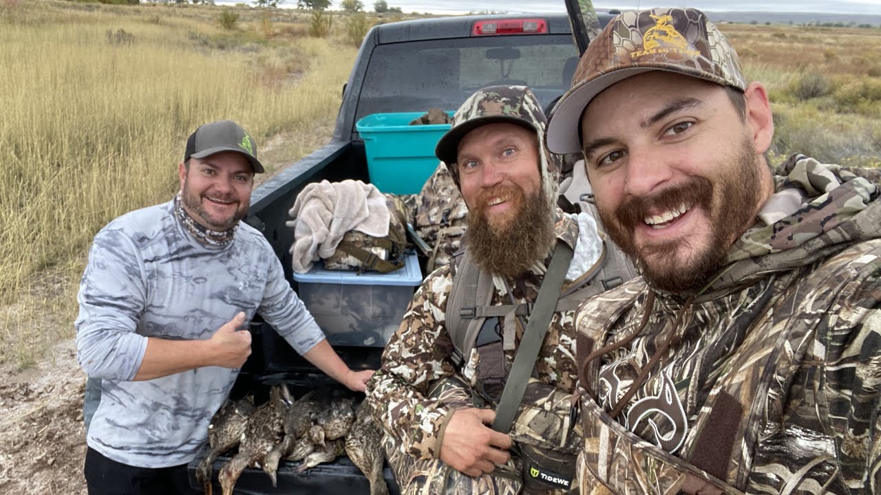 Public land Duck hunting! Fast action and tons of ducks!! (Now if we ...