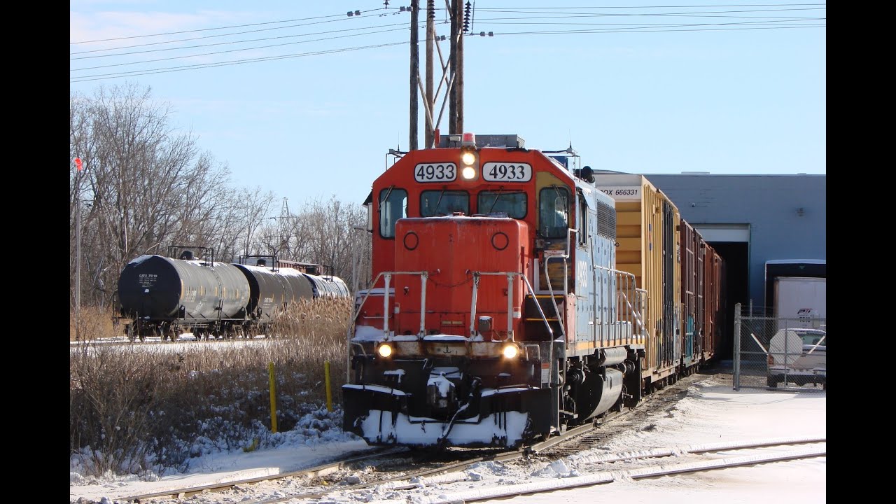 GTW RCO (GP38-2) #4933 spotting GP Leichts Green Bay WI - YouTube