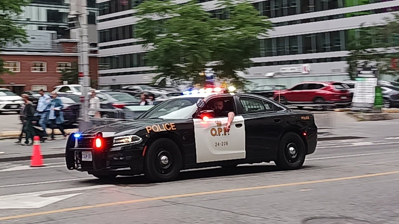 Ontario Provincial Police 24-226 Responding - YouTube