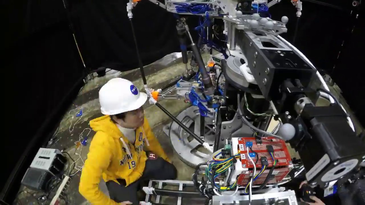 Timelapse of Space 'Erector Set' NASA Langley Research Center - YouTube