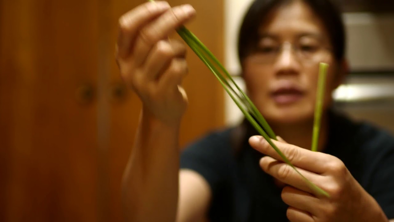 How to clean chives - YouTube