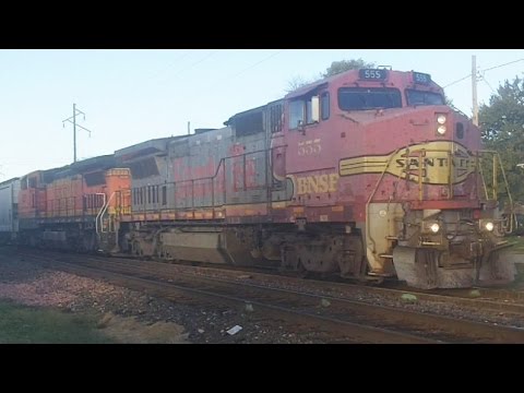 BNSF 555 (ATSF) Leads Local, Camanche, IA - YouTube