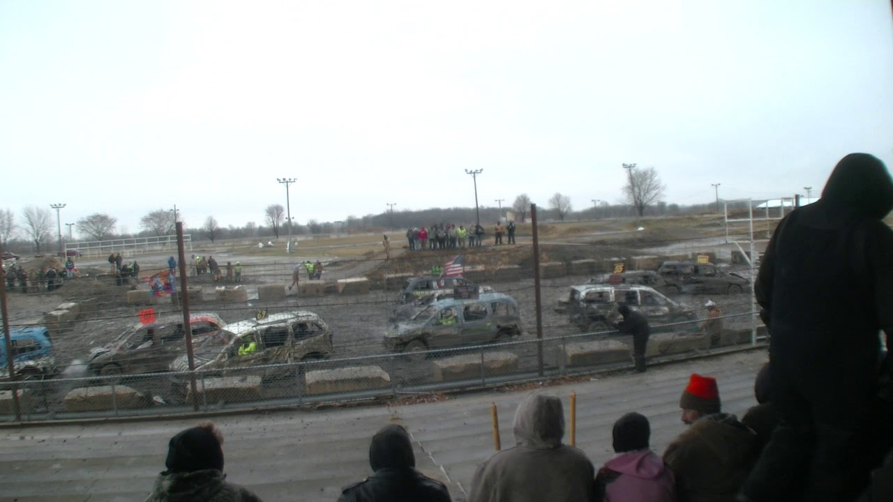 MINIVAN DEMOLITION DERBY TRI COUNTY MUD BOG! 2019 - YouTube