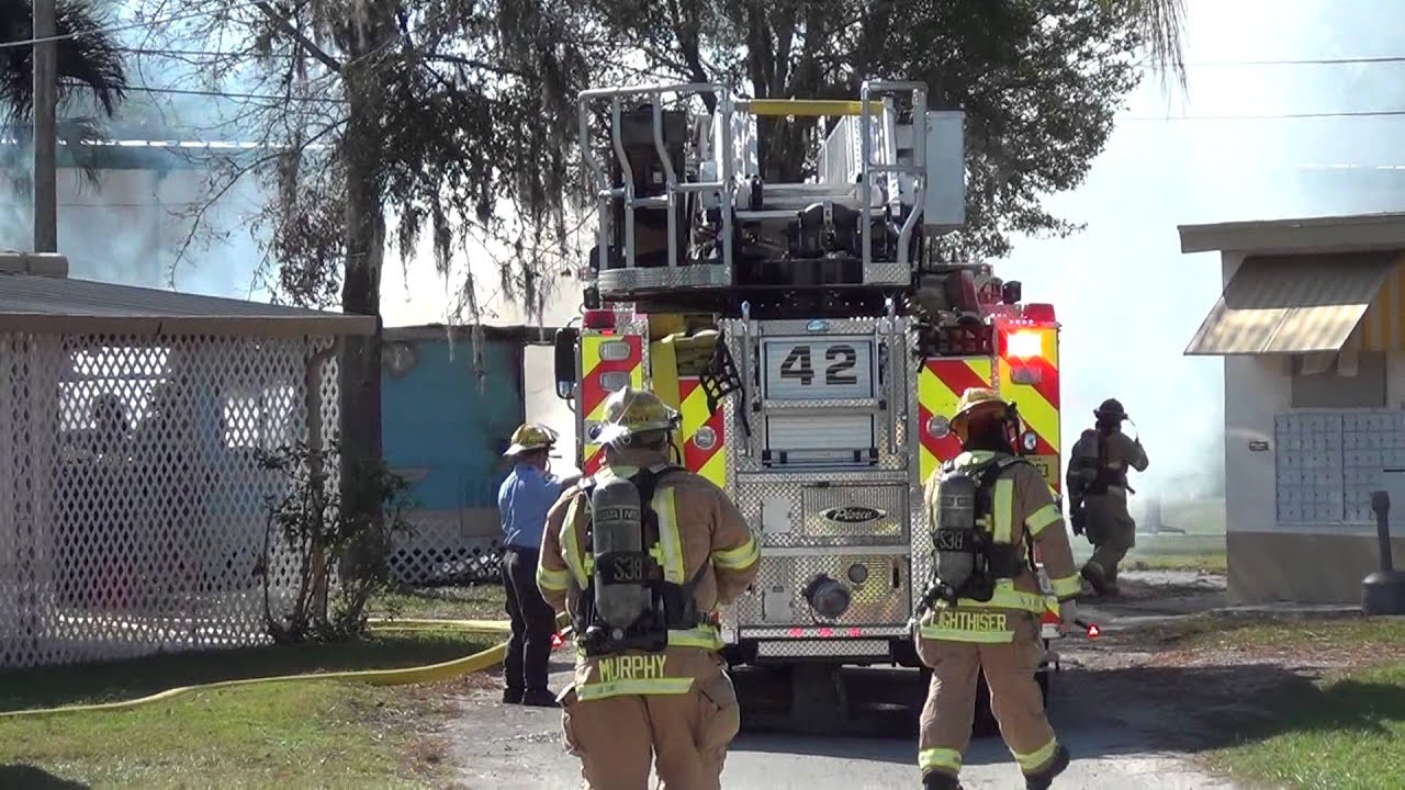 TRAILER FIRE IN LARGO FLORIDA LARGO FIRE CHIEF ARRIVES IN DODGE CHARGER ...