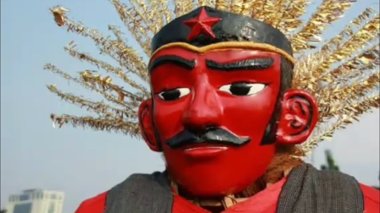 Ondel ondel muka merah nyanyi di sana senang di sini senang - YouTube