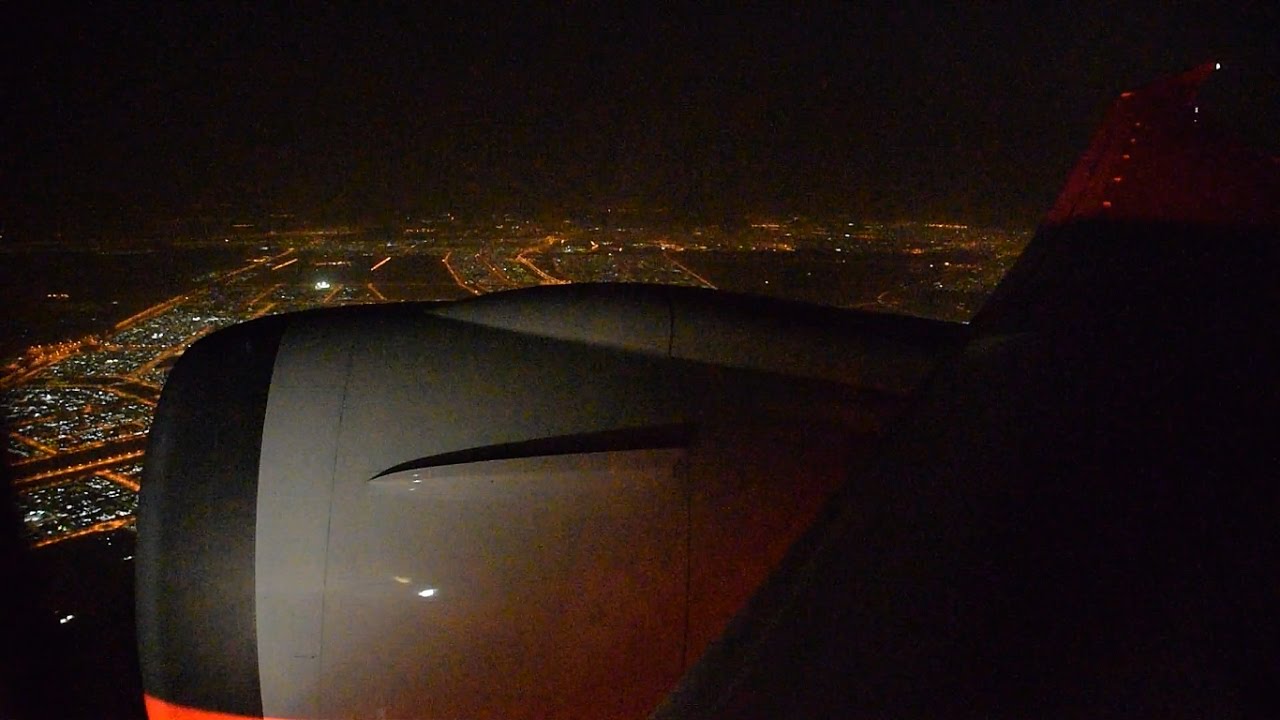Etihad Airways Boeing 787-900 Dreamliner Night Landing Abu Dhabi - YouTube