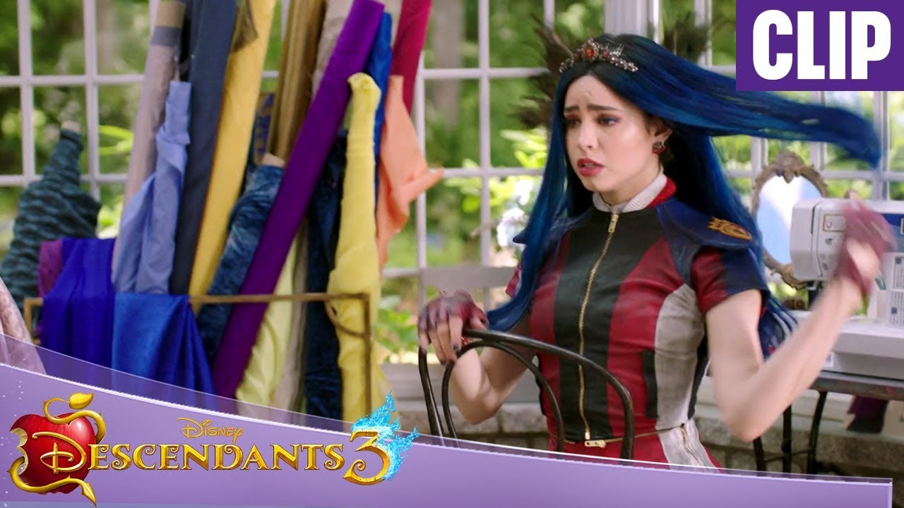 Descendants 3 - Chanson : One Kiss - YouTube