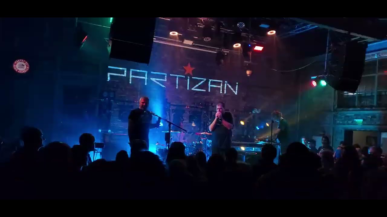 Partizan - Note de călătorie (feat. DJ Vasile) [Live @ Expirat] - YouTube