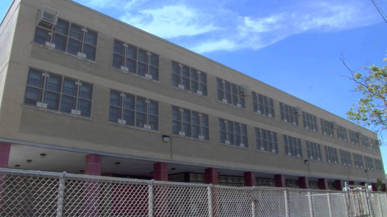 M.S. 183 Dr. Richard R. Green - YouTube