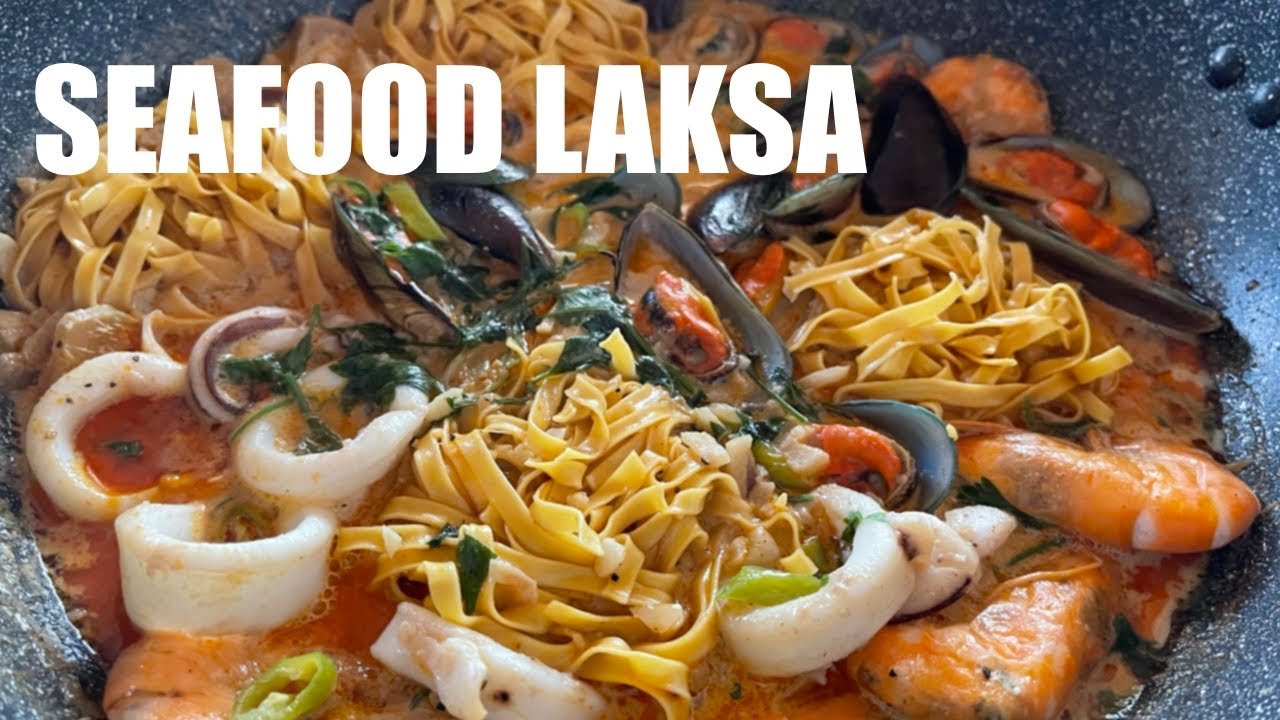 EASY SEAFOOD LAKSA RECIPE - YouTube
