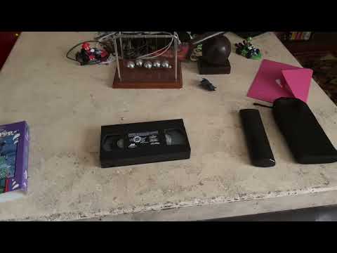Opening To Flipper: The White Dolphin And Flipper’s Monster French Canadian VHS