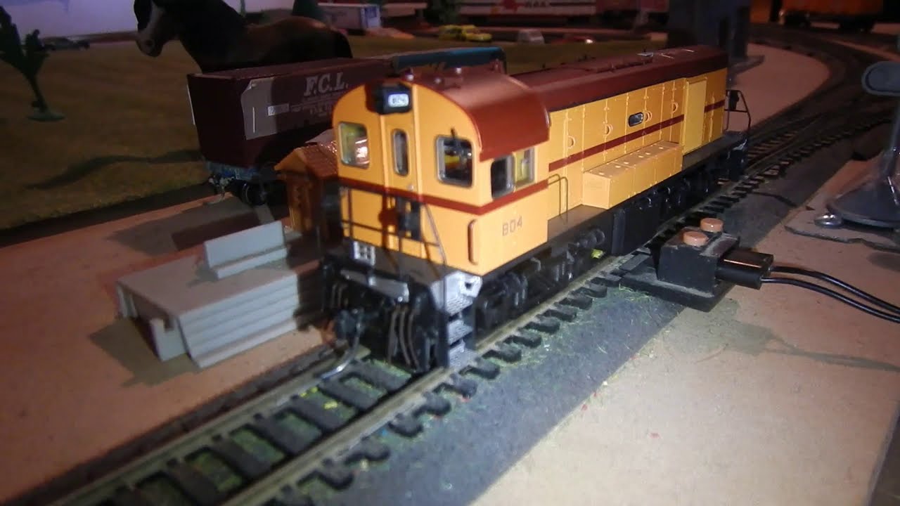 SDS Models 800 class review - 300 subscriber special! - YouTube