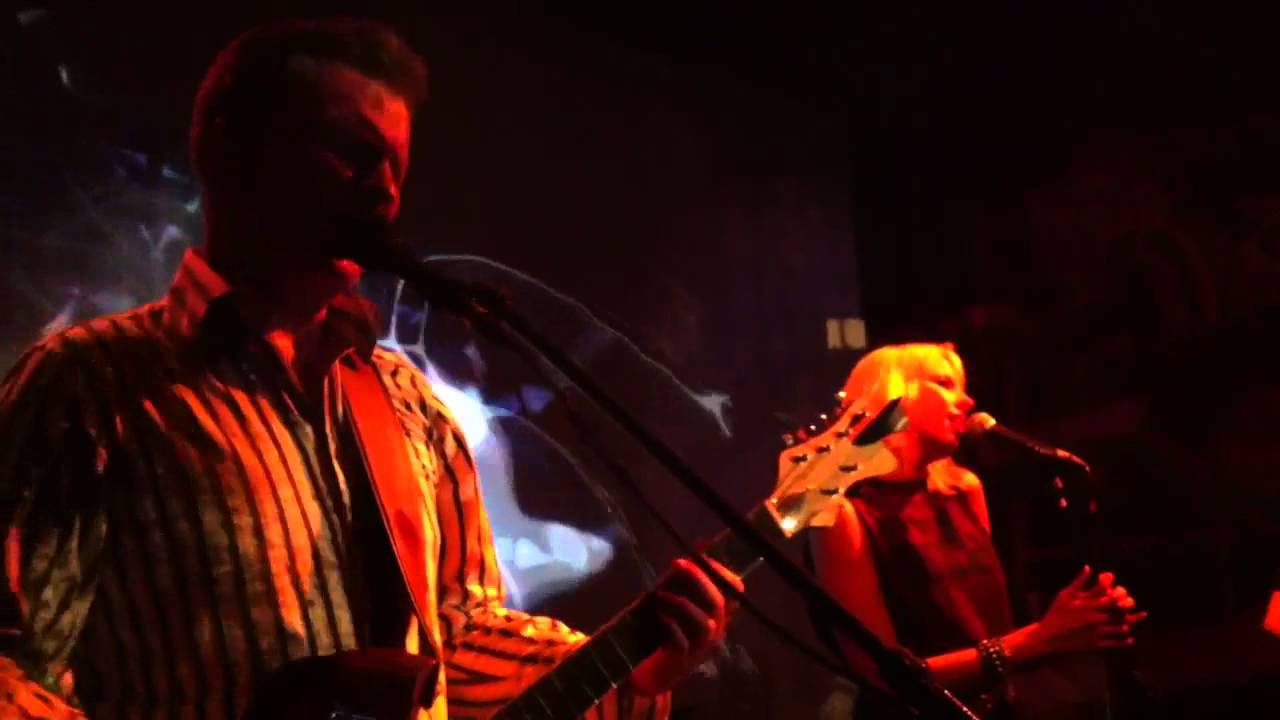 Sõpruse Puiestee & Merili Varik - Armastuse vajadus LIVE Tartus - YouTube