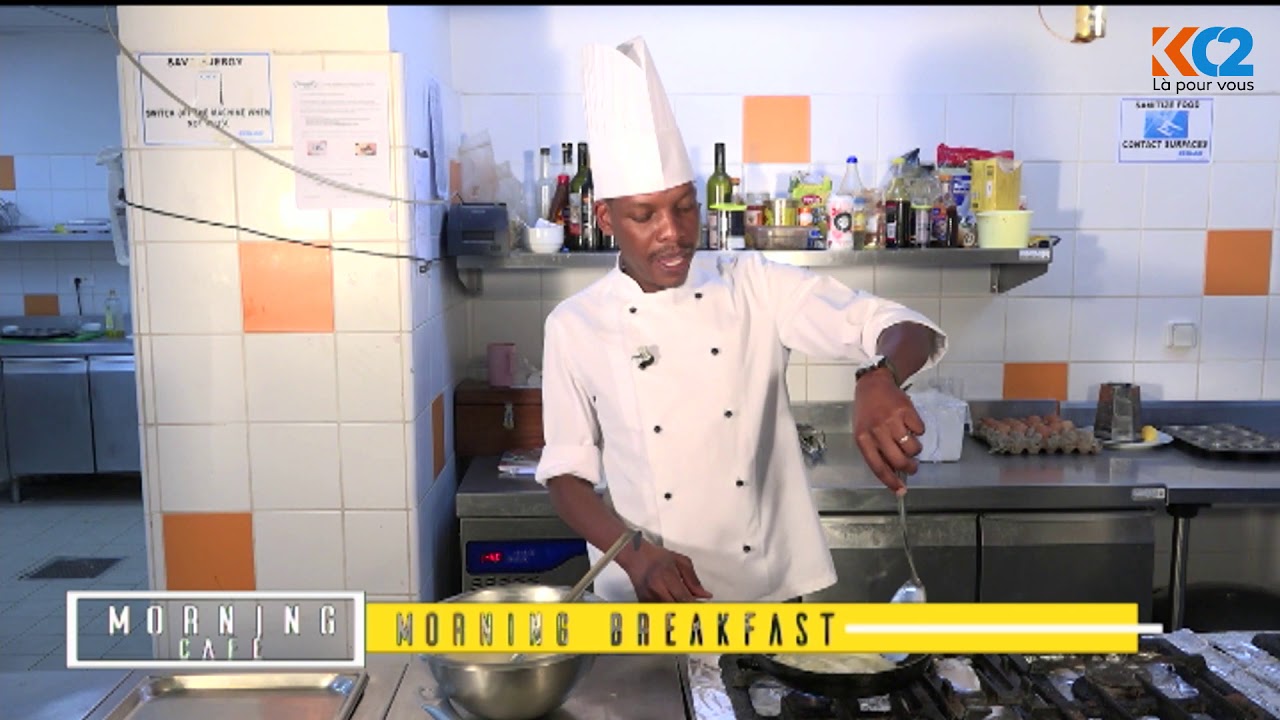 Chef BLESSING from ONOMO hotel with how to make a perfect pancake - YouTube