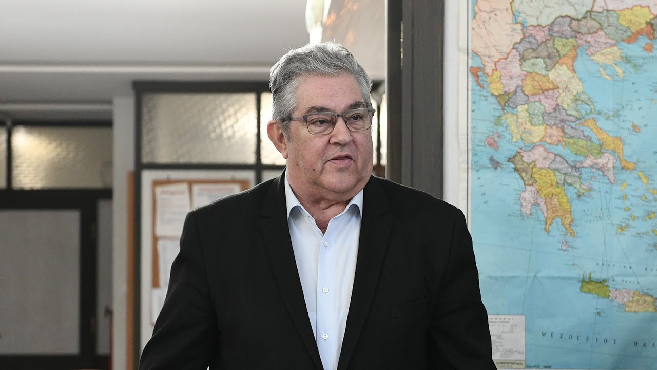 Ευχές από τον Δ. Κουτσούμπα στο «Σπίτι του Αγωνιστή» - YouTube