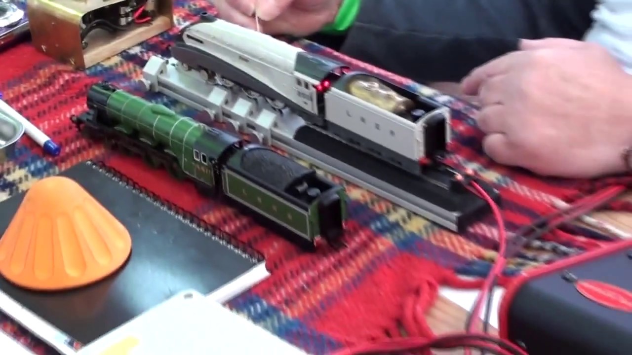 OO gauge live steam locomotive display , Driver experience - YouTube