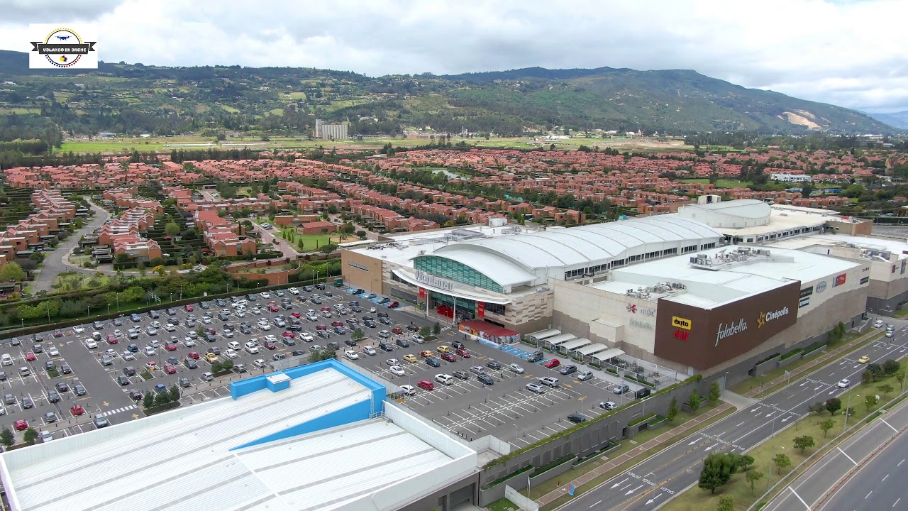VOLANDO EN DRONE 4K - CHIA- HACIENDA FONTANAR Y CENTRO COMERCIAL ...