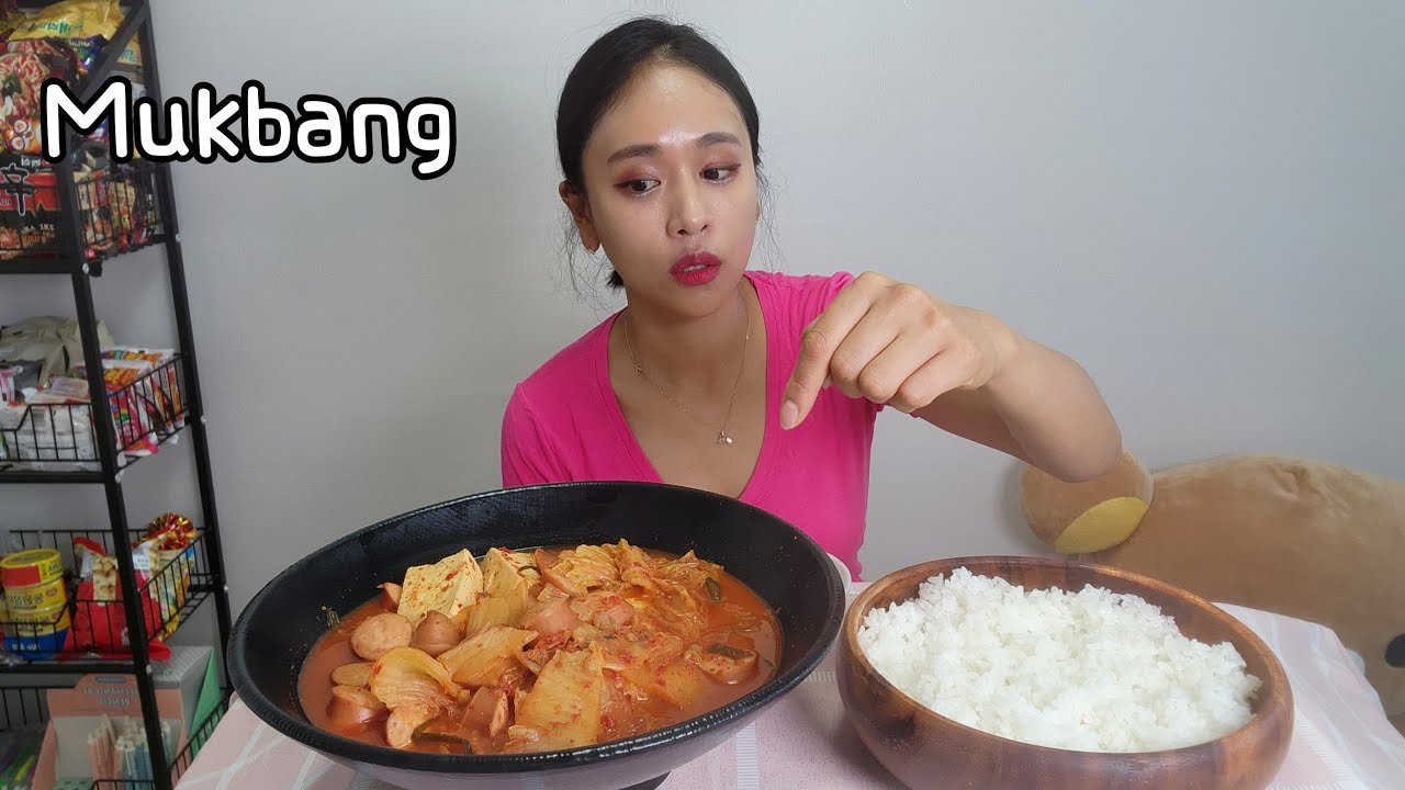 오랜만에 매운 실비김치찌개랑 밥 먹방 Korean food Spicy Kimchi Jjigae Mukbang eating ...