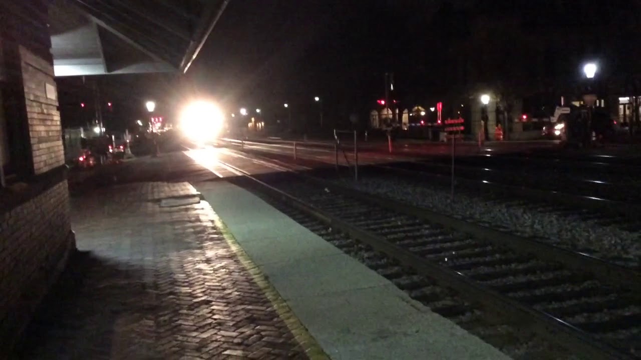 Outbound Metra 113 Express Passing Riverside IL - YouTube