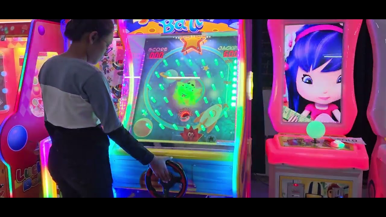 Hully Gully Games - Meteor ball - YouTube