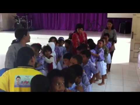 Annie the Ant Song - YouTube