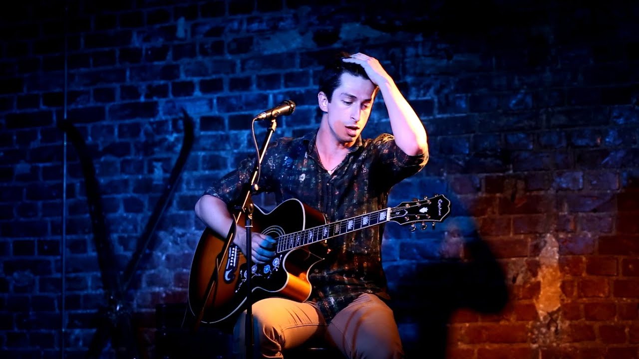 Alex Stefanescu - Ziua Necunostintei (live @ Unteatru) - YouTube
