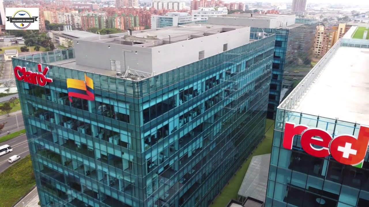VOLANDO EN DRONE 4K - BOGOTA 2021 -PLAZA CLARO CENTRO COMERCIAL ...