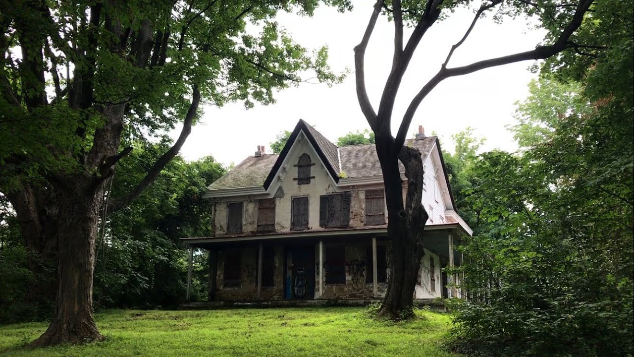 EXPLORING HAUNTED WITCH HOUSE- Exton Witch House - YouTube