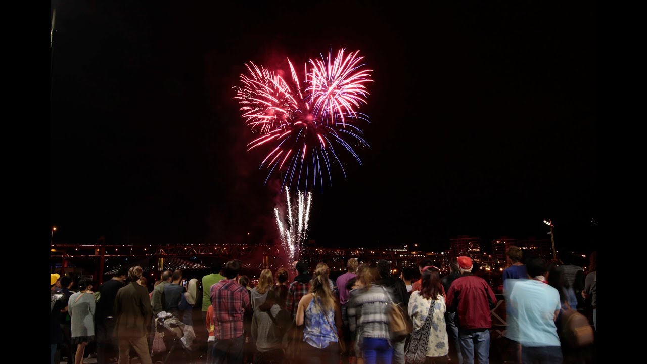 Fourth of July fireworks from Hawthorne Bridge - Portland, OR - YouTube