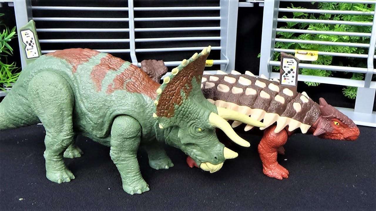 NEW Jurassic World Dominion Triceratops Scan Code Jurassic World ...