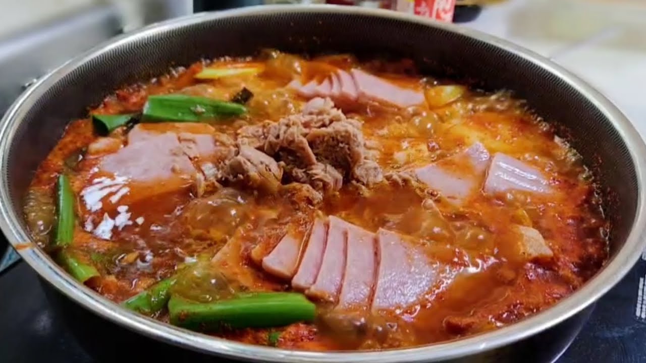 스팸 참치 김치찌개 Spam tuna kimchi stew - YouTube