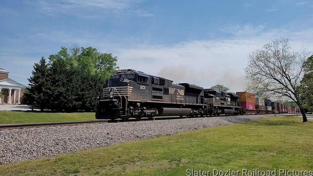 NS 1201 leads NS 1008 on NS 237: 4/29/22 - YouTube