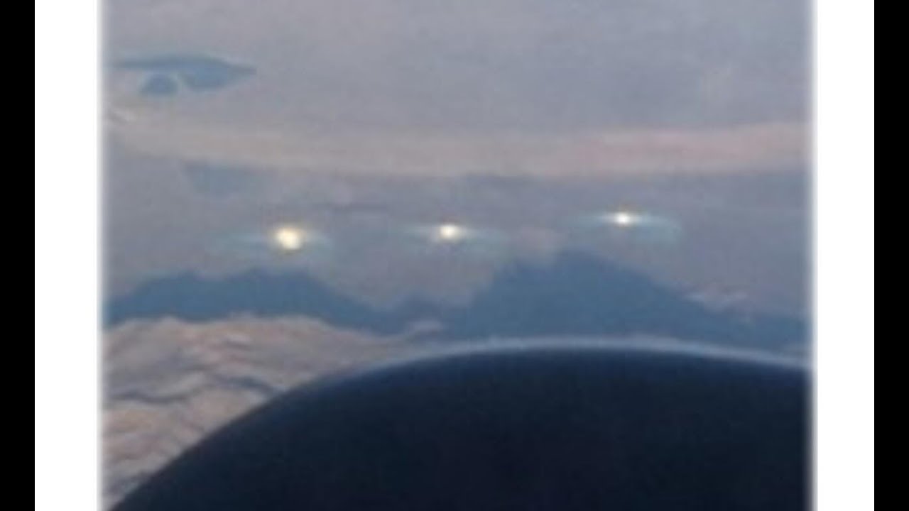 2890【06新】 Three Ring－shaped UFO over Area 51 エリア51上空で撮影されたリング型UFO by ...